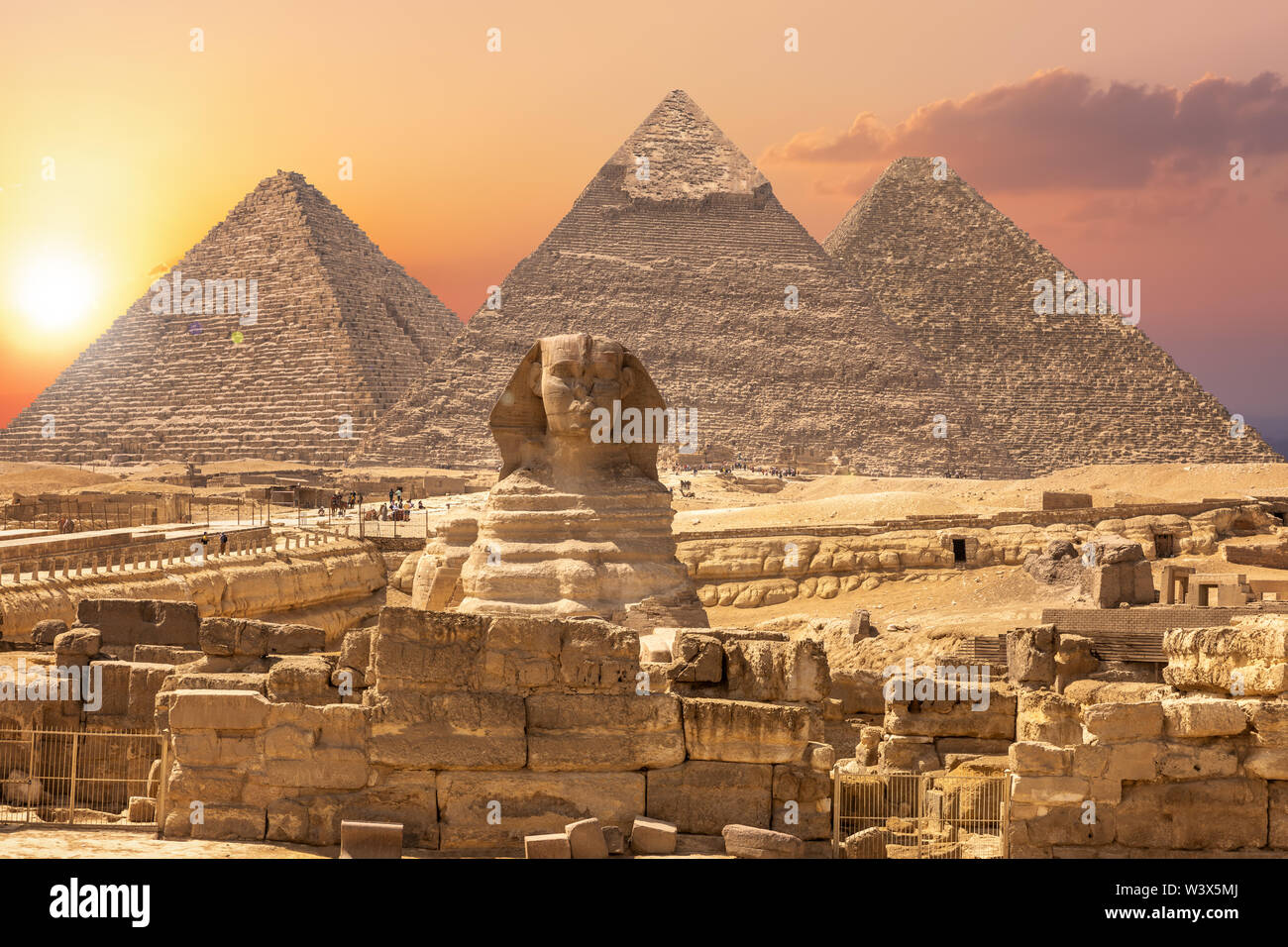 The Sphinx and the Piramids, famous Wonder of the World, Giza, Egypt ...
