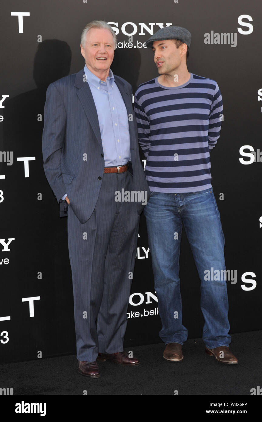 Jon voight and son james haven hi-res stock photography and images - Alamy