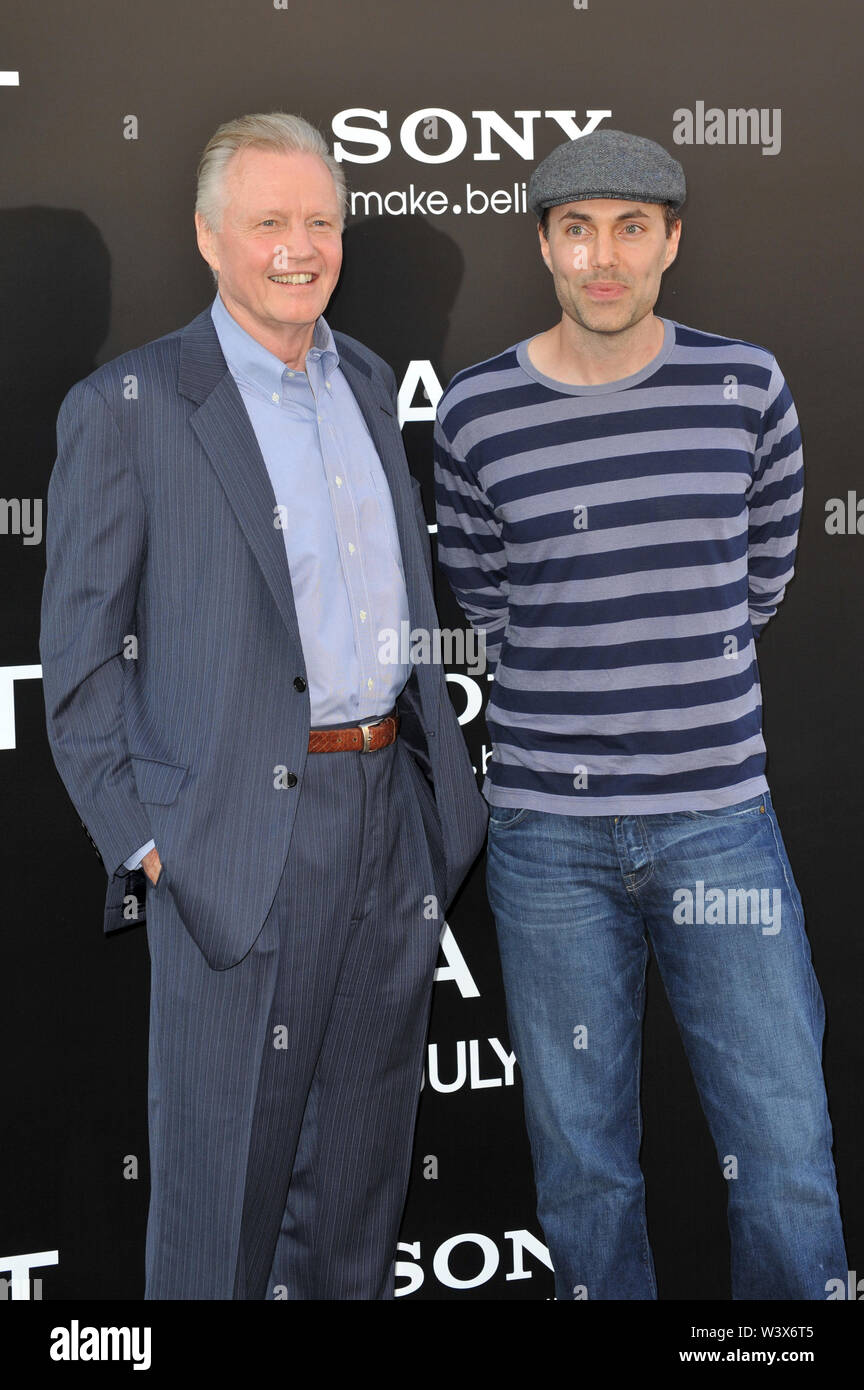 Jon voight and son james haven hi-res stock photography and images - Alamy