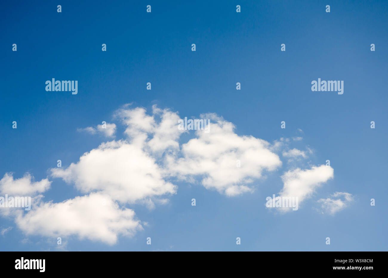 Simple blue sky hi-res stock photography and images - Alamy