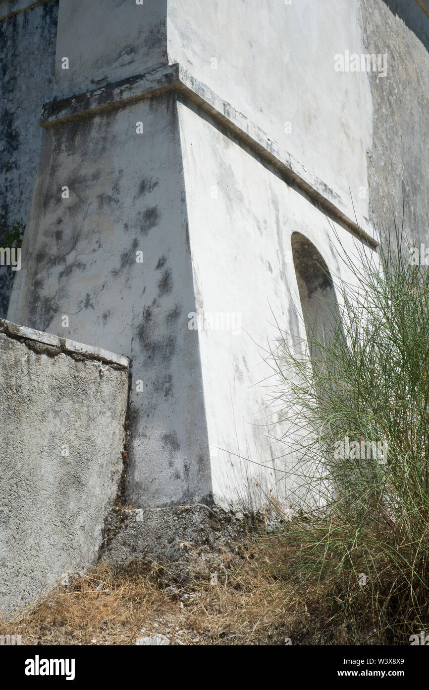 Concrete thick arch structure hi-res stock photography and images - Alamy