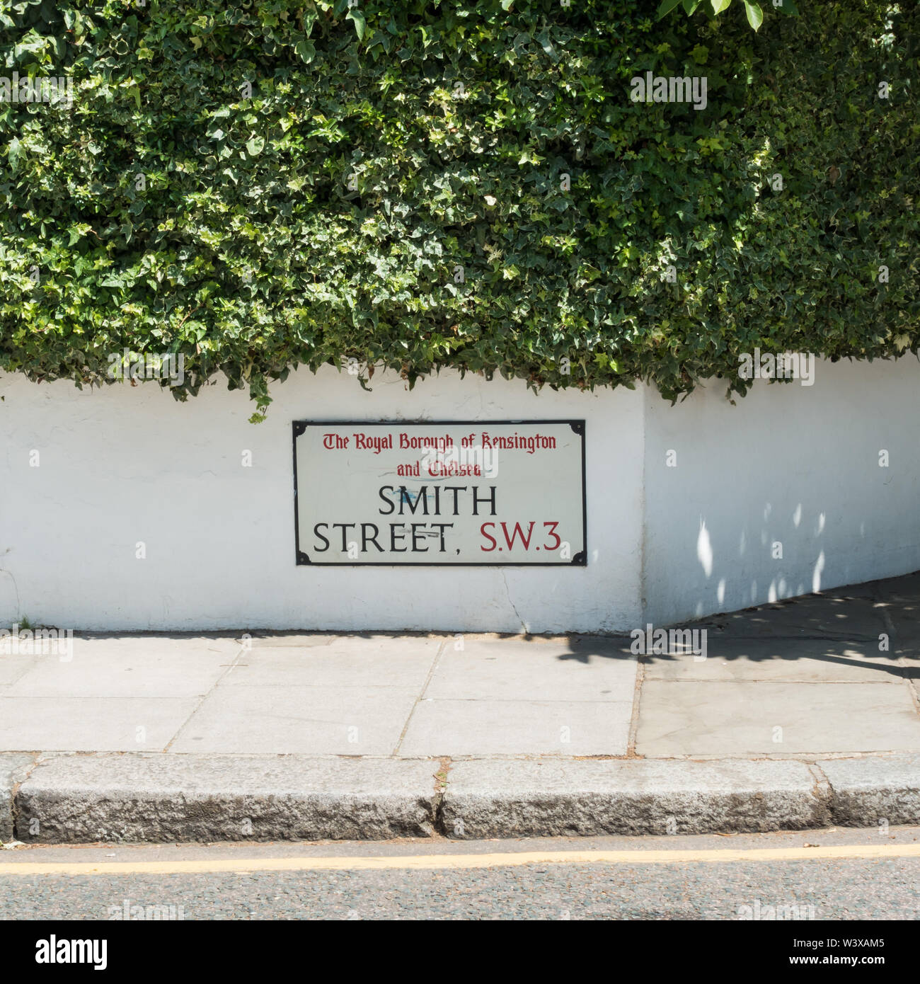 Smith Street sign, Chelsea, London, SW3 Stock Photo - Alamy