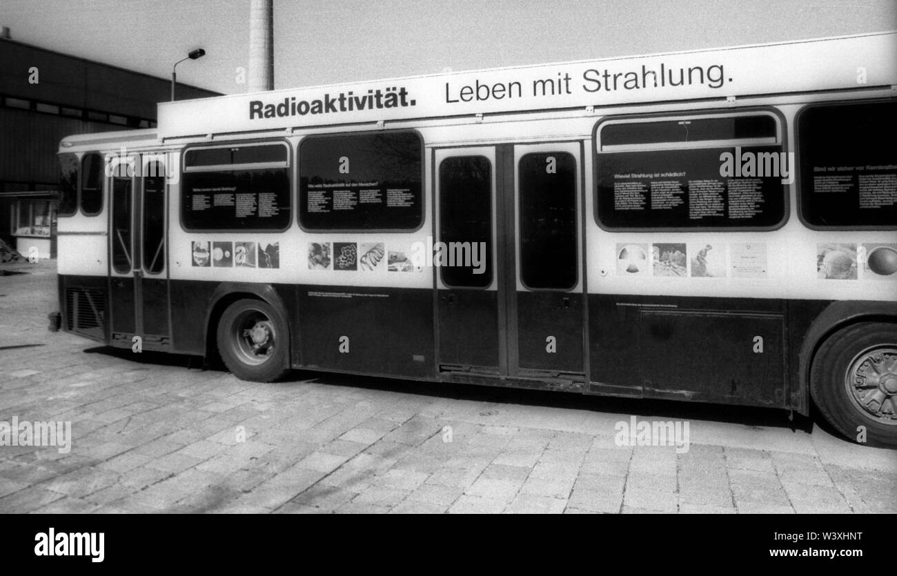 1990 bus hi-res stock photography and images - Alamy
