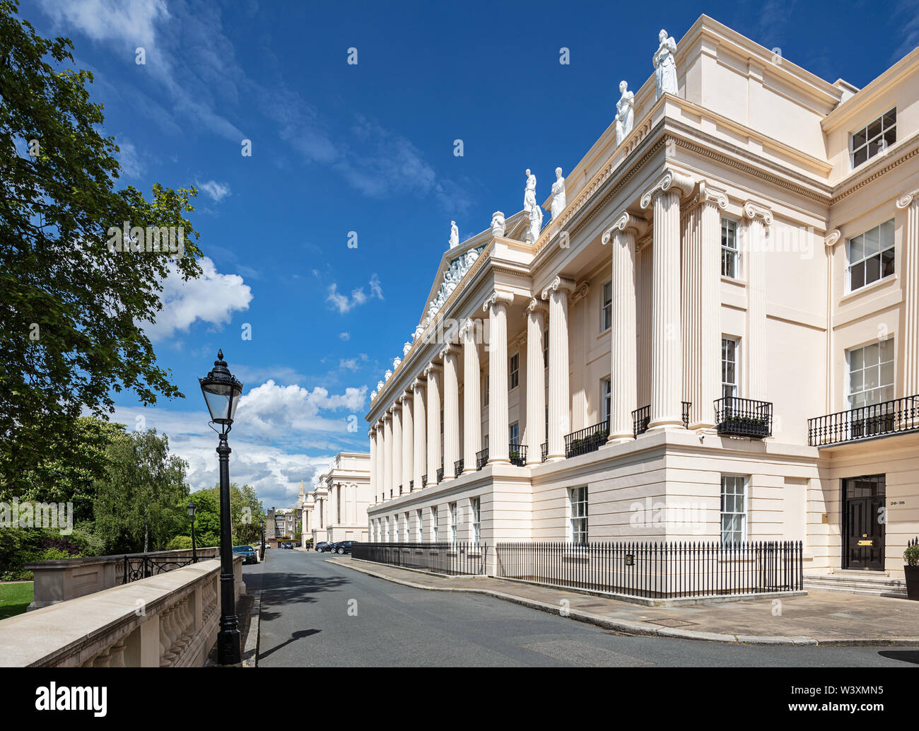 Listed terrace hi-res stock photography and images - Alamy