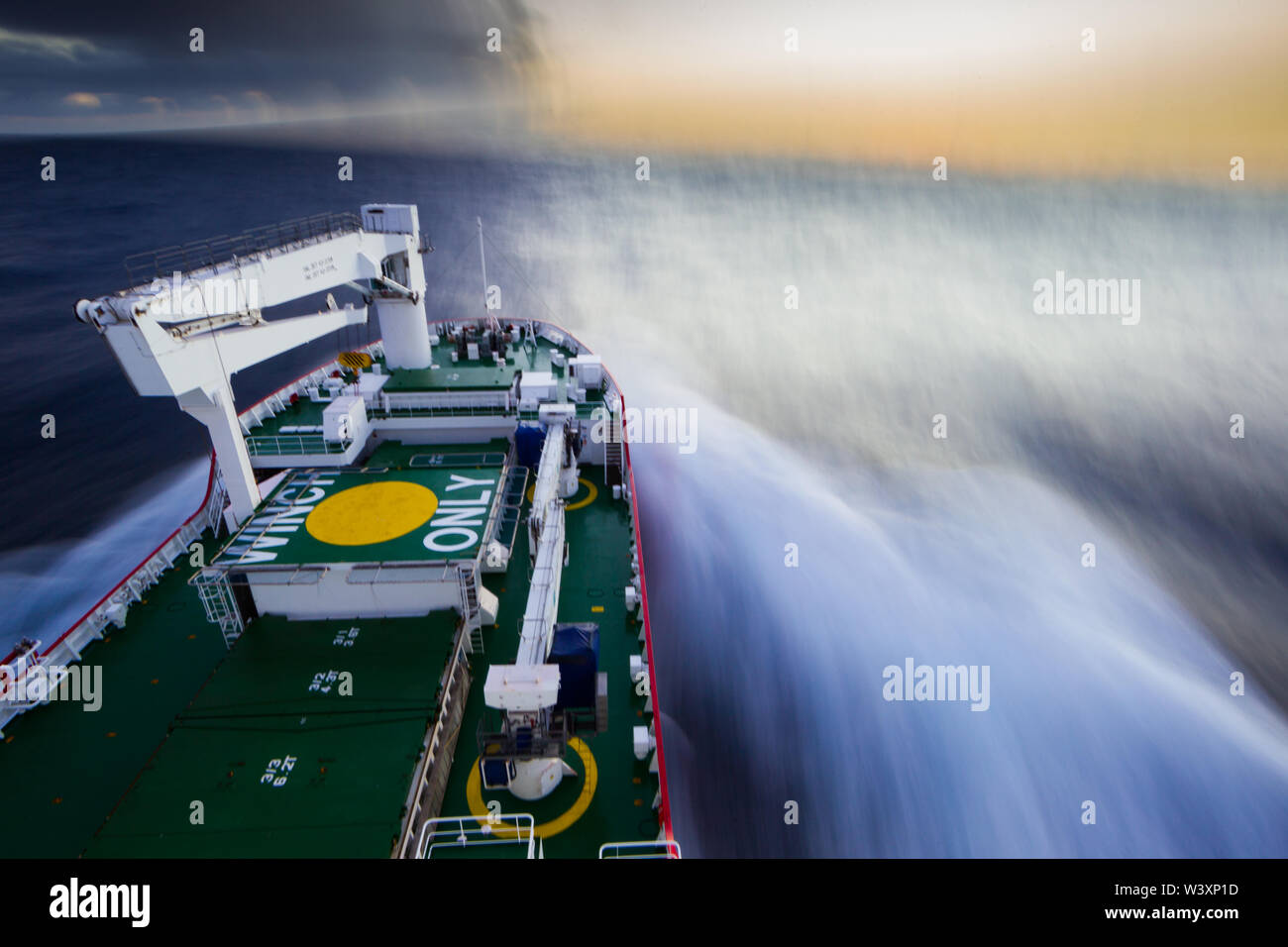 Oceanography boat hi-res stock photography and images - Alamy