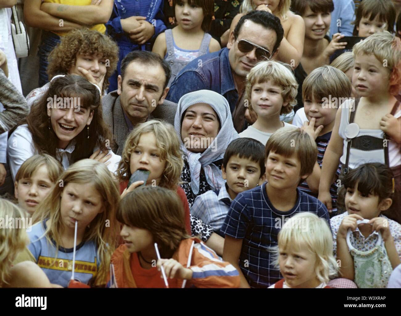 FILED - 01 January 1982, Berlin: Berlin-Bezirke/Kreuzberg/Auslaender/8/ ...