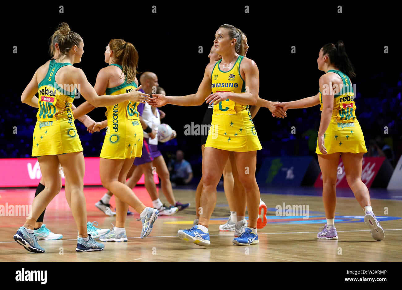 Australia players shake hands after their victory over New Zealand ...