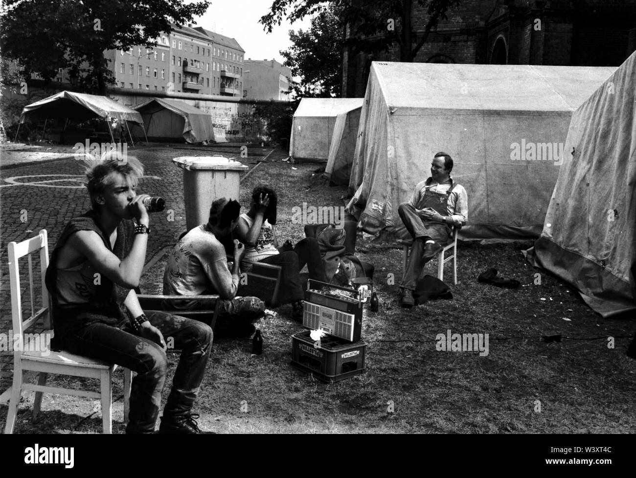 Punk 1983 hi-res stock photography and images - Alamy