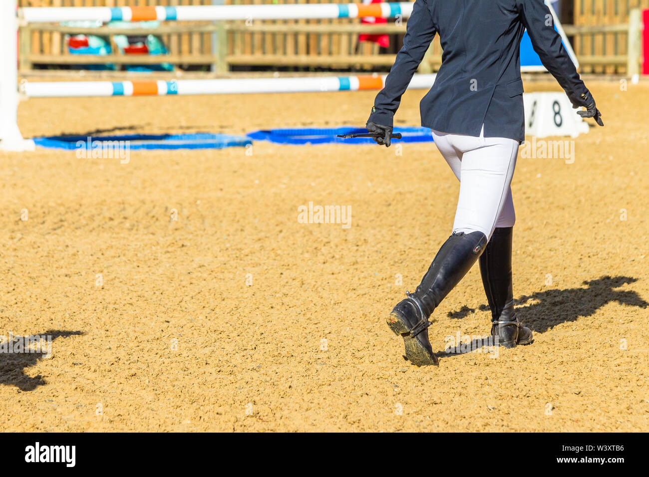 Headless rider hi-res stock photography and images - Alamy