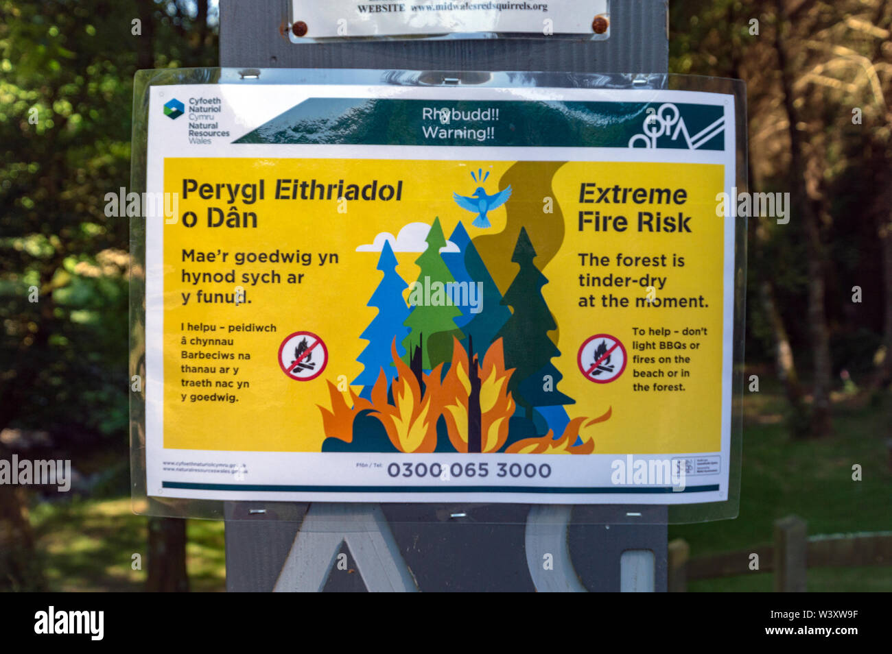 Bilingual English / Welsh Extreme Fire Risk Notice in Forestry at Pwll ...