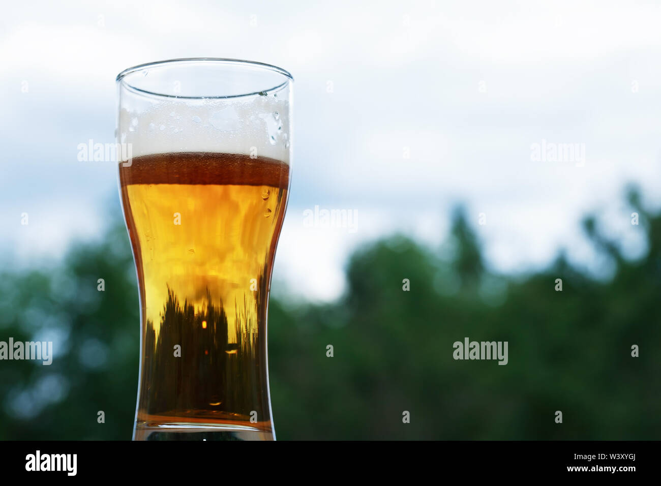 Beer foam texture hi-res stock photography and images - Alamy