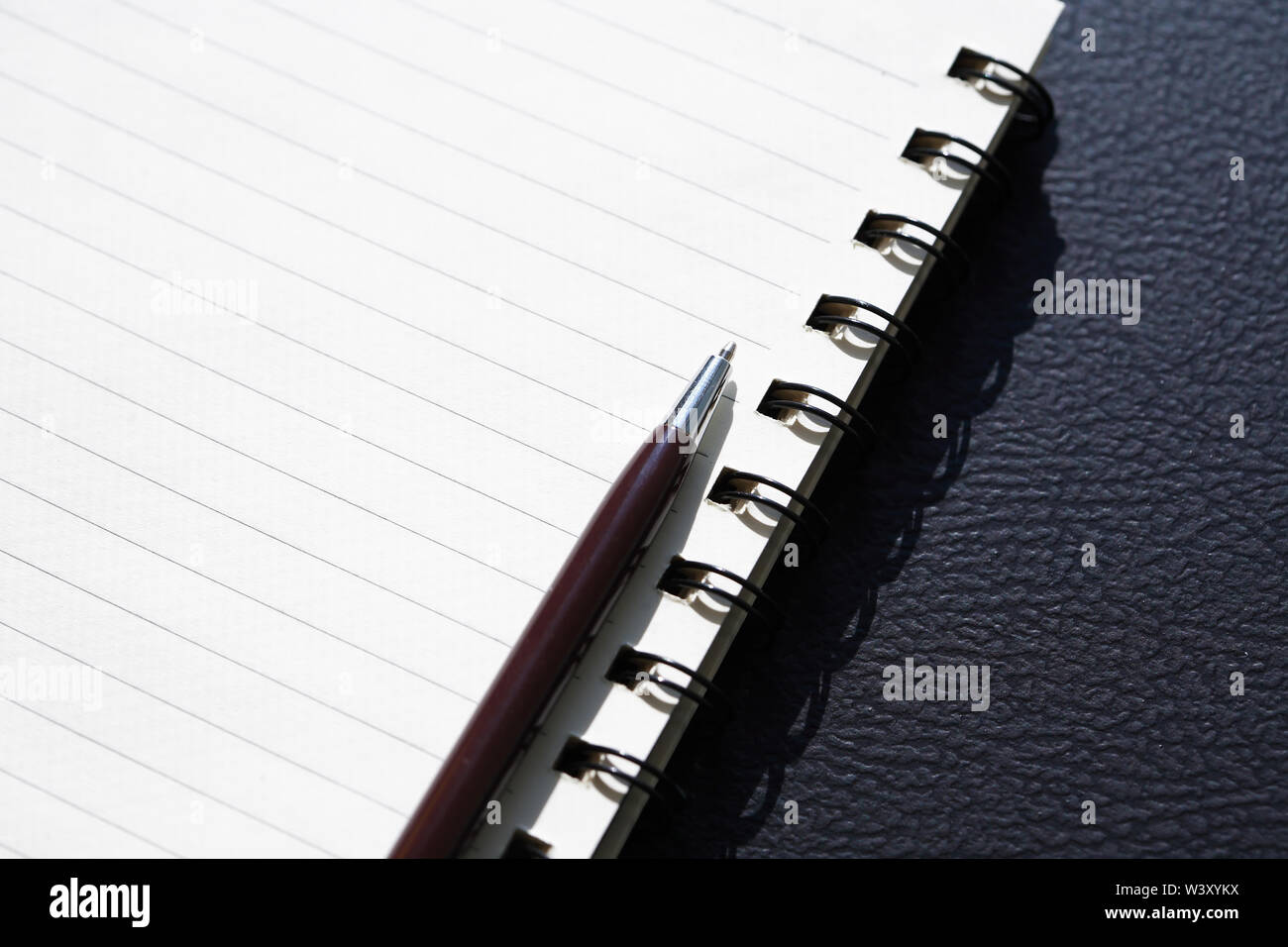 Blank spiral notepad place hi-res stock photography and images - Alamy