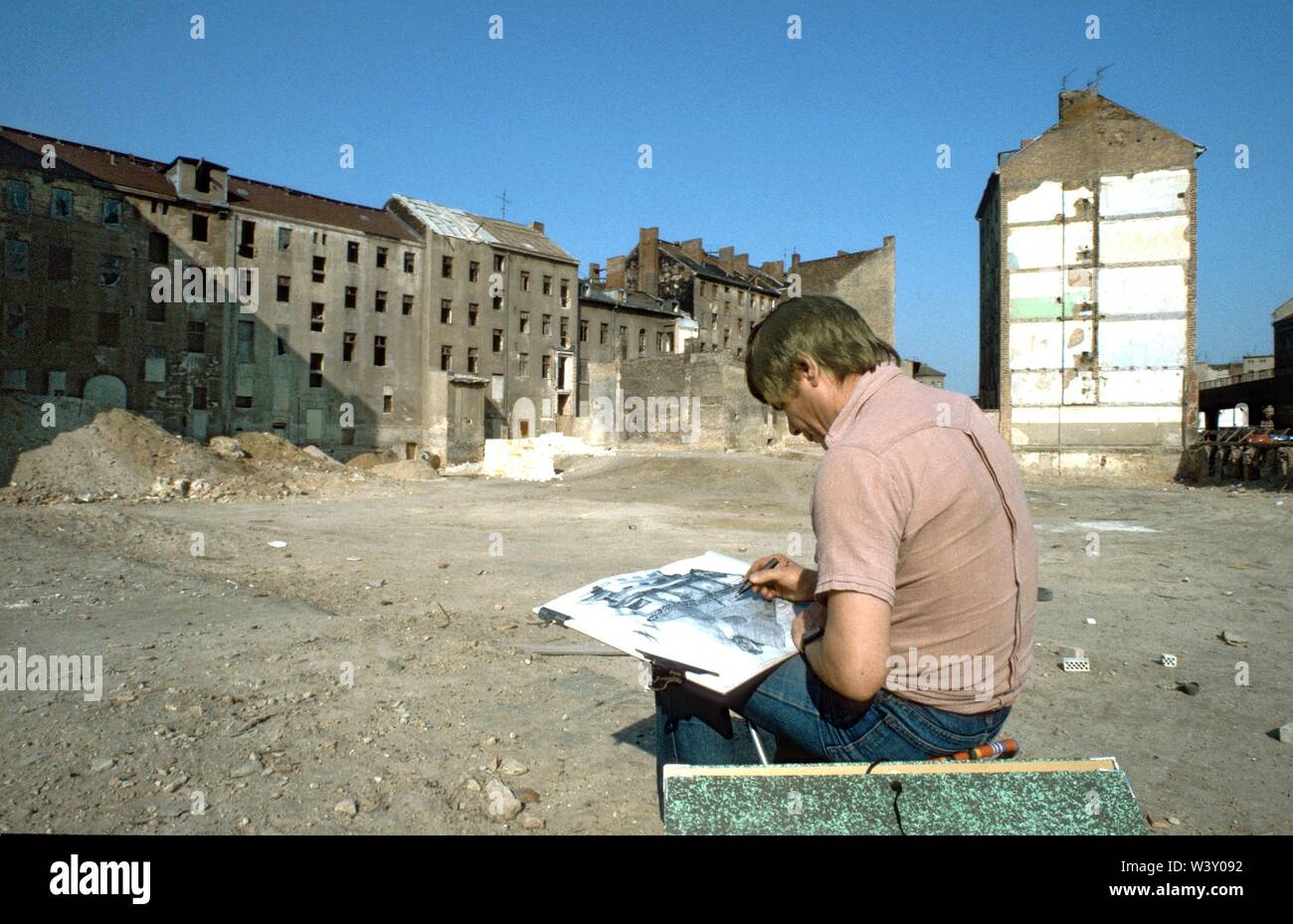 Decay building 1980 hi-res stock photography and images - Alamy