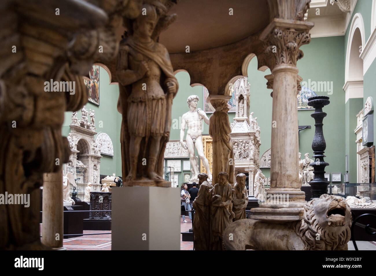 V&a museum london hi-res stock photography and images - Alamy