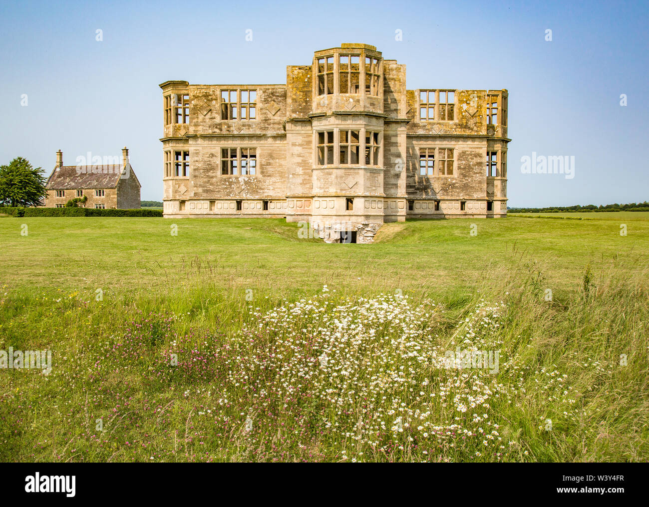 Lyveden house garden hi-res stock photography and images - Alamy