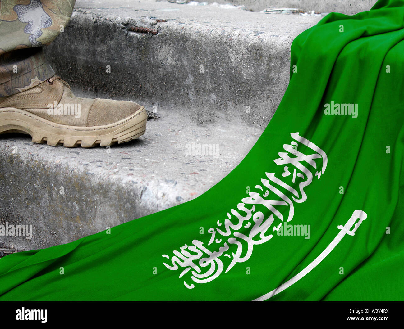 Saudi soldier uniform hi-res stock photography and images - Alamy