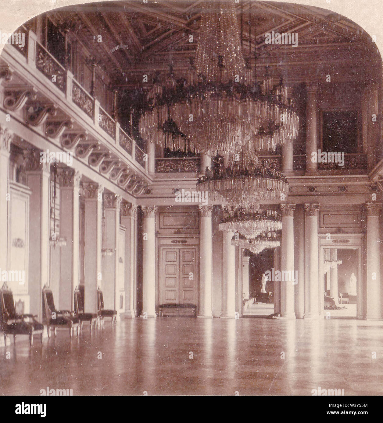 Royal ballroom hi-res stock photography and images - Alamy