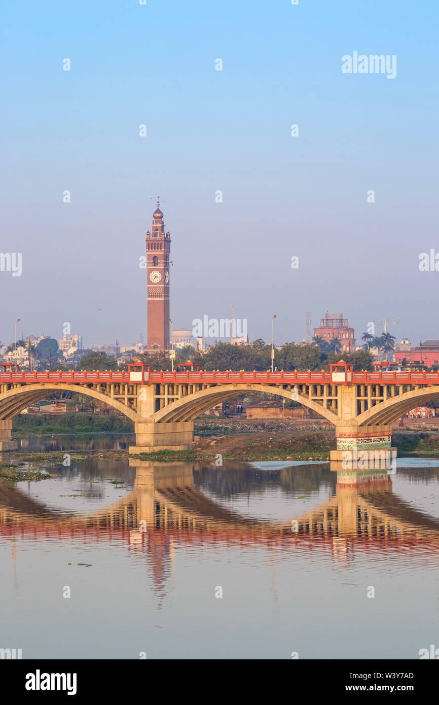India, Uttar Pradesh, Lucknow, Bridge over Gomti River Stock Photo - Alamy
