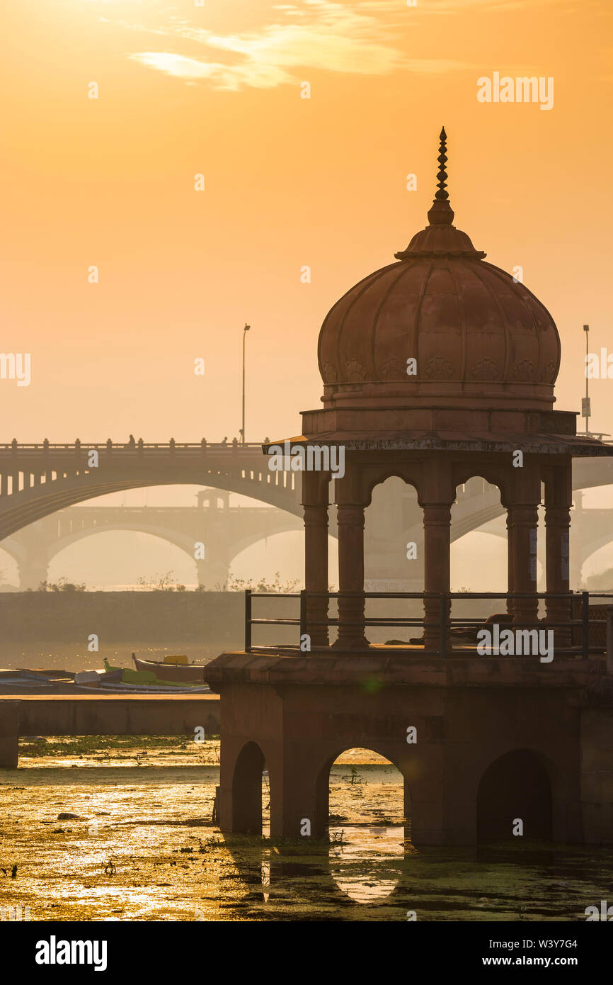 India, Uttar Pradesh, Lucknow, Bridge over Gomti River Stock Photo - Alamy
