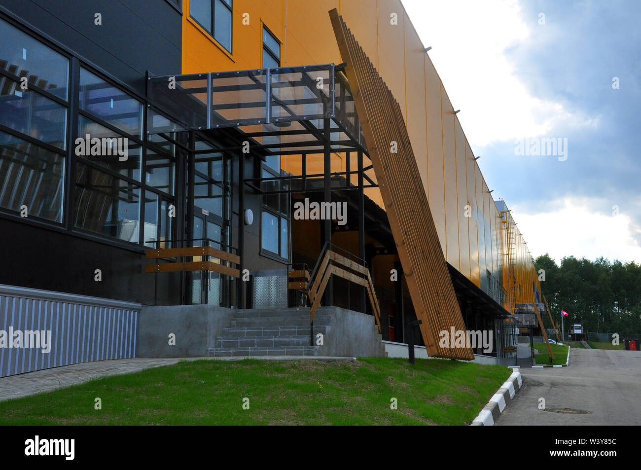 Distribution goods hi-res stock photography and images - Alamy