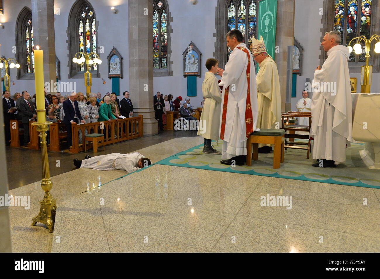 Bishop priest deacon hi-res stock photography and images - Alamy