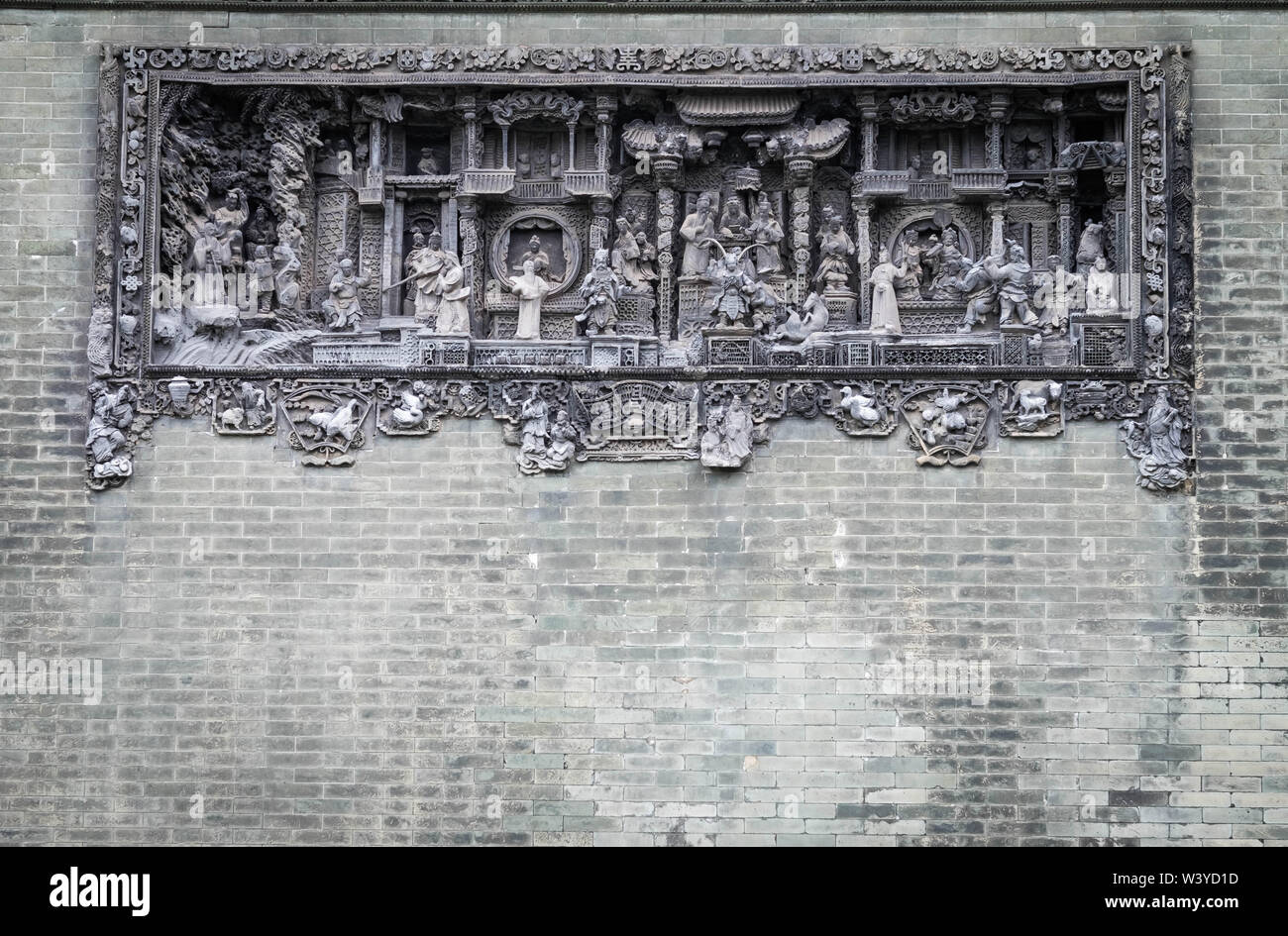 Guangzhou, China JUN 4- 2019: Traditional Chinese ciment sculpting on ...
