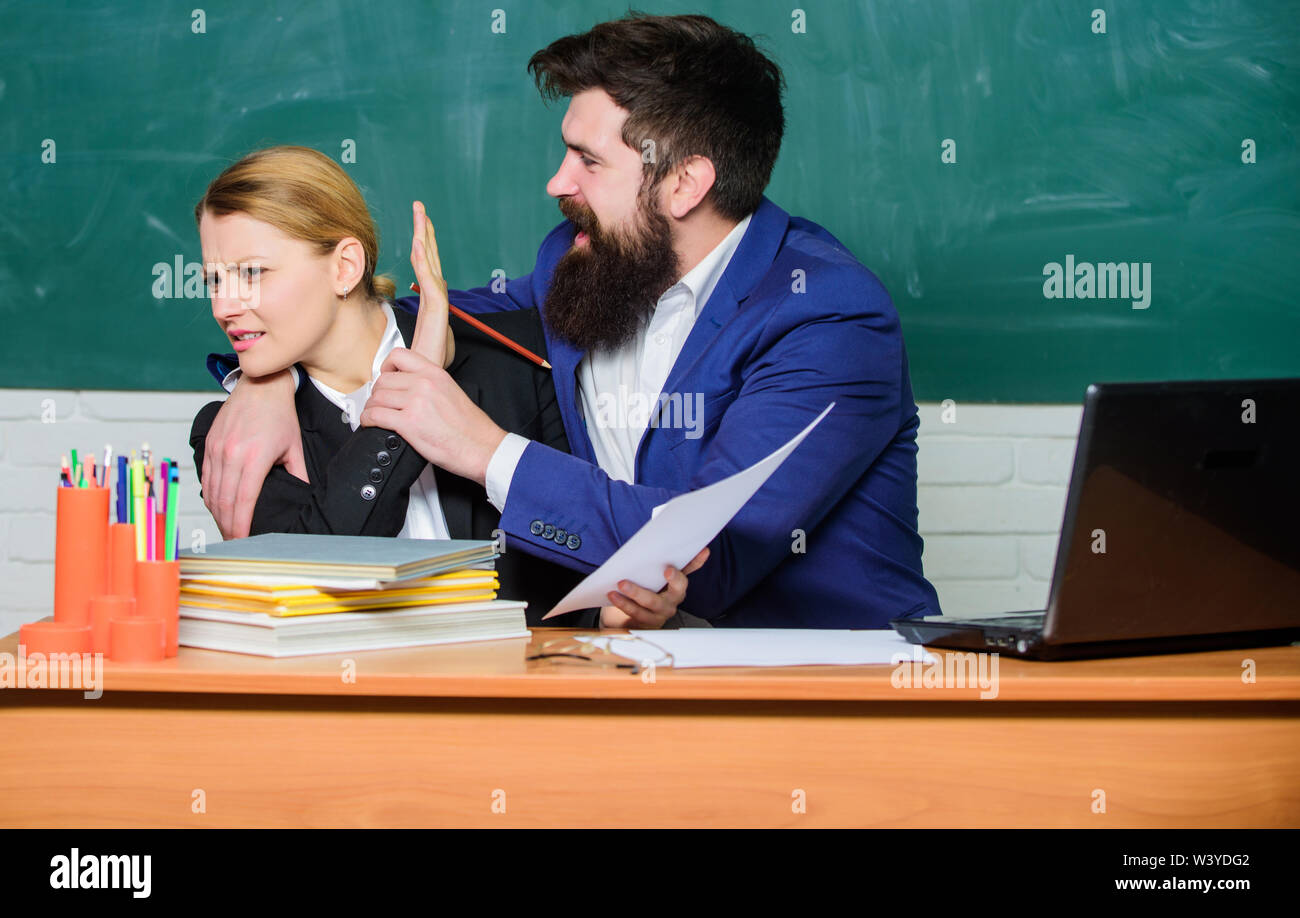 School collective and relations between colleagues. Professional ...