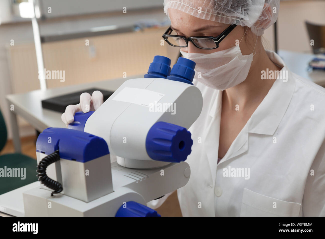 Polarizing microscope hi-res stock photography and images - Alamy