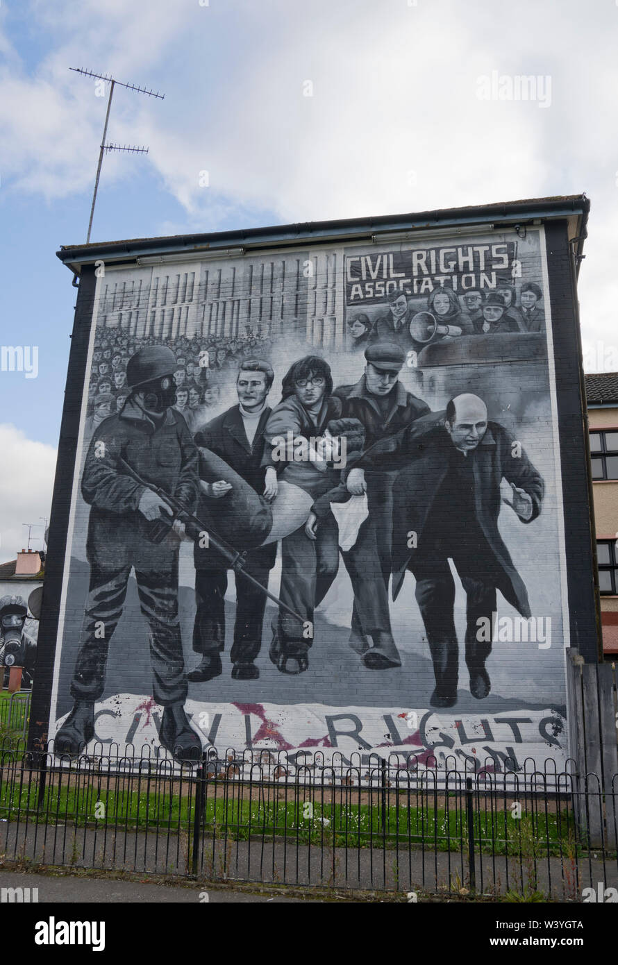 Republican mural commemorating Bloody Sunday in the Bogside area of ...