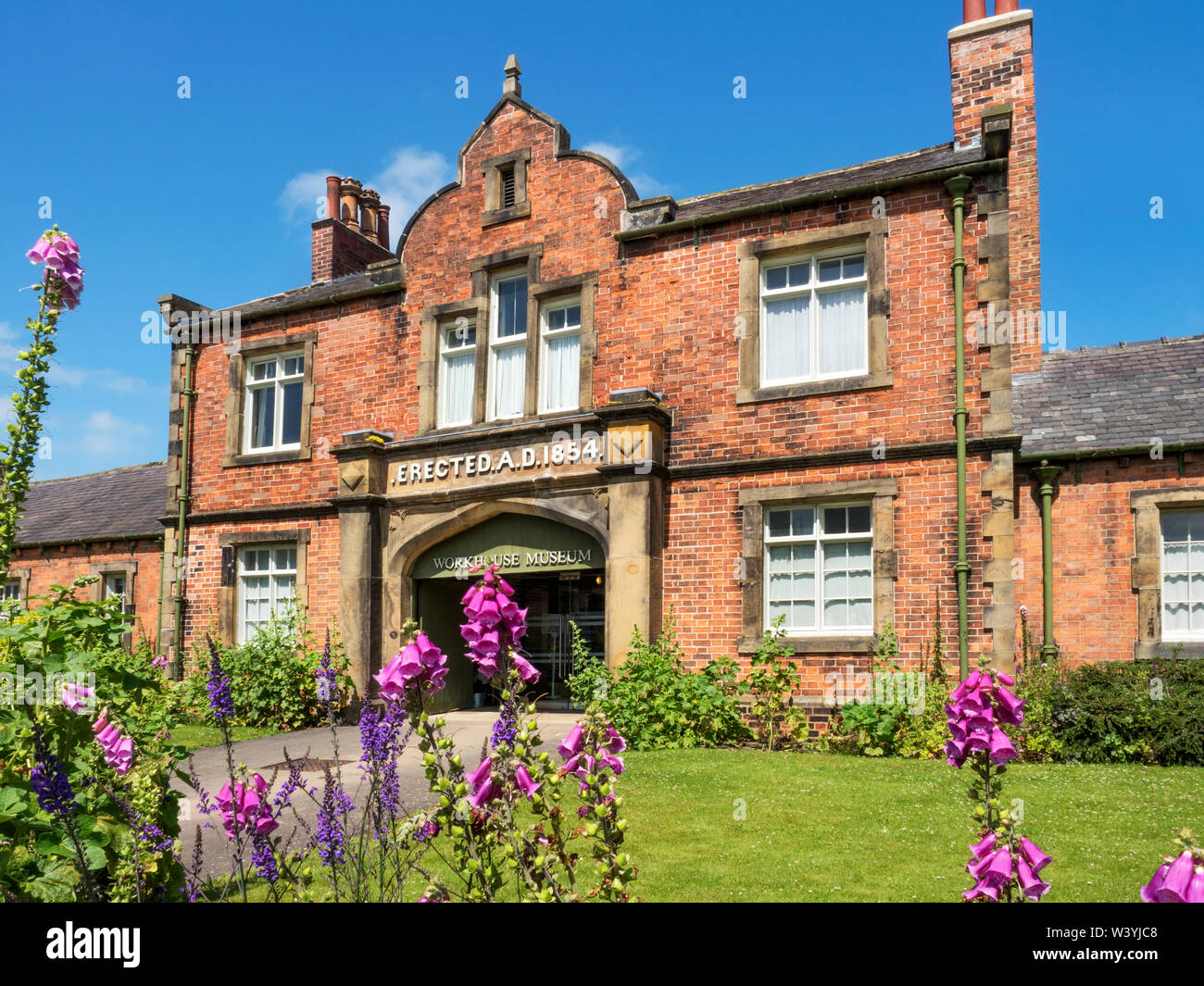 Victorian britain workhouse hi-res stock photography and images - Alamy