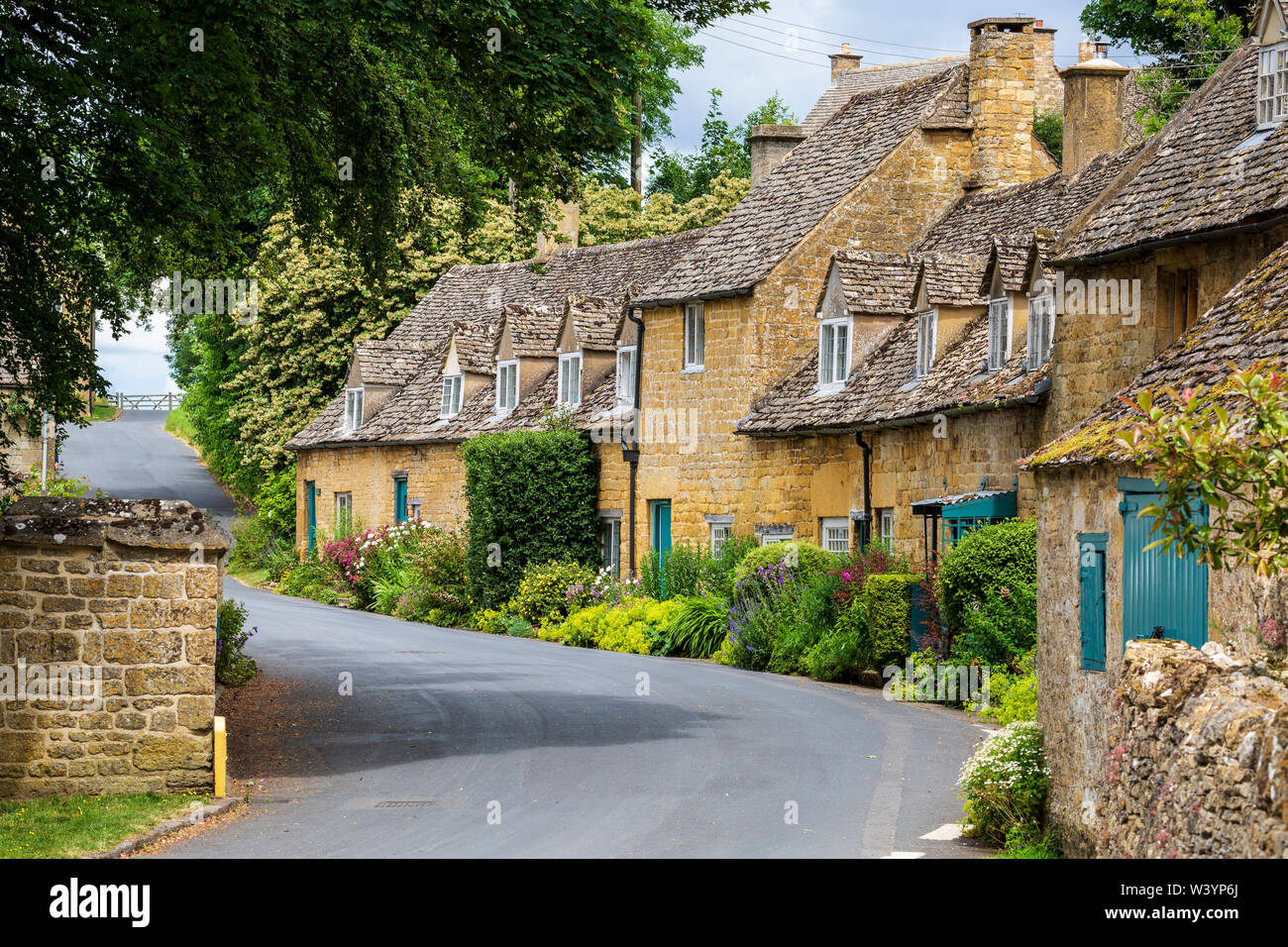 Dorma windows hi-res stock photography and images - Alamy