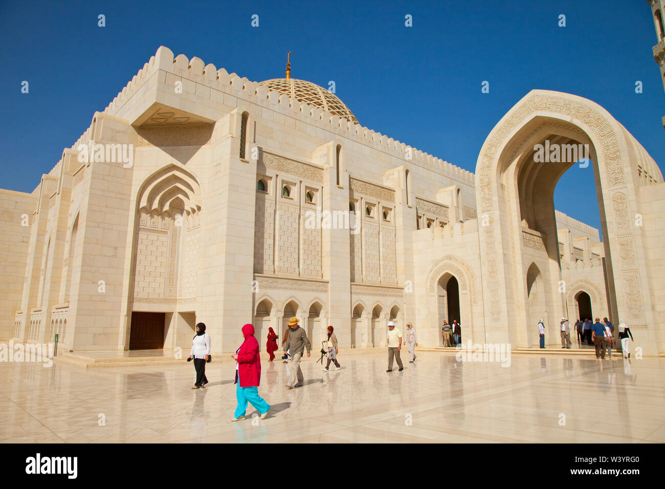 Gran mezquita qatar hi-res stock photography and images - Alamy