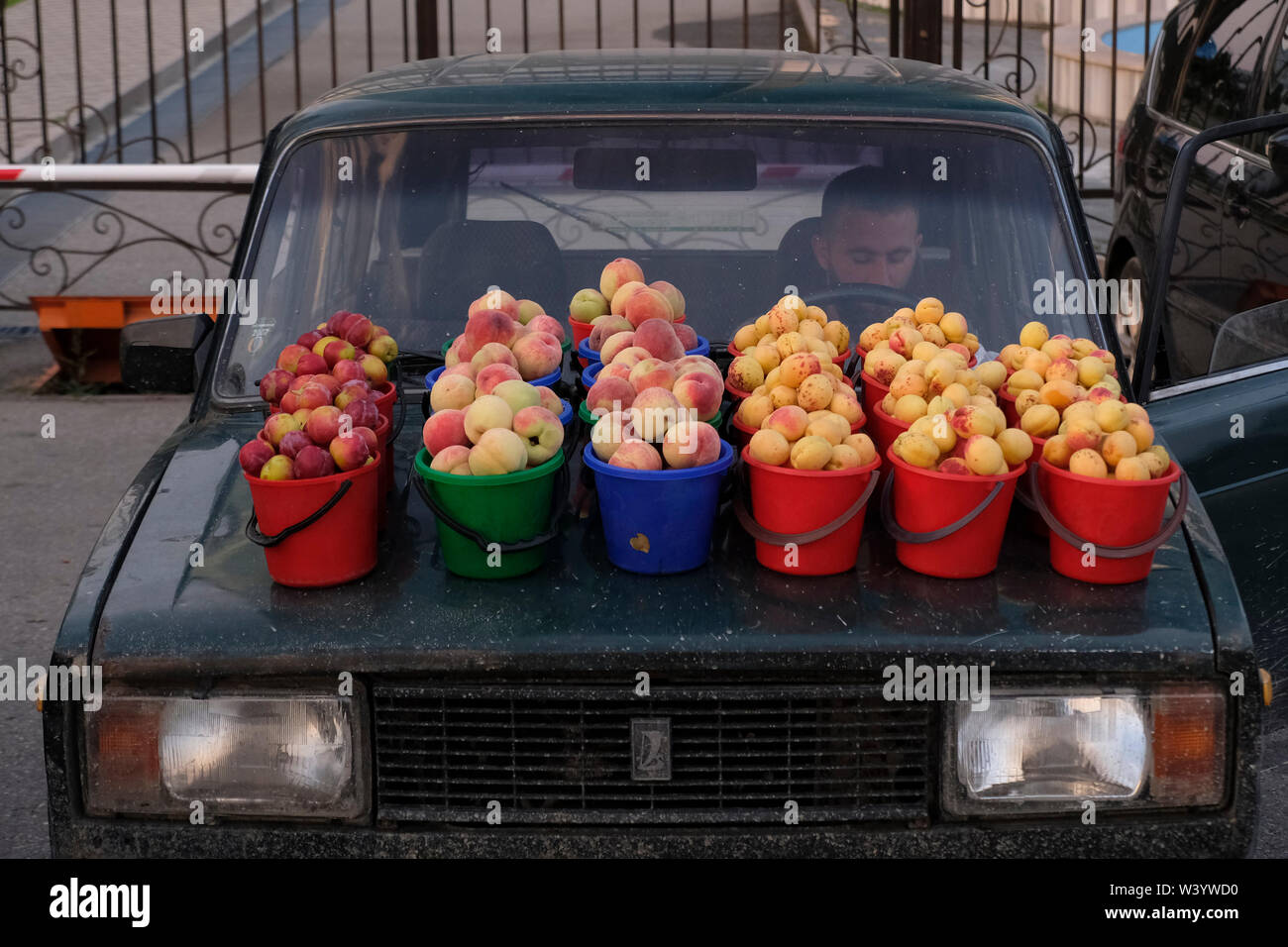 With buskets hi-res stock photography and images - Alamy