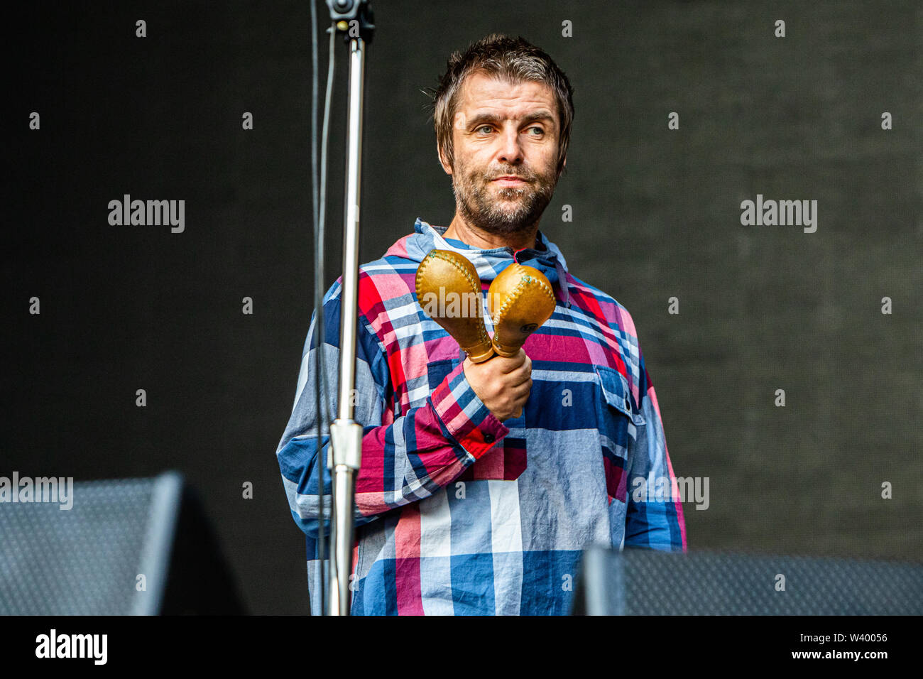 Liam gallagher live moon and stars hi-res stock photography and images ...
