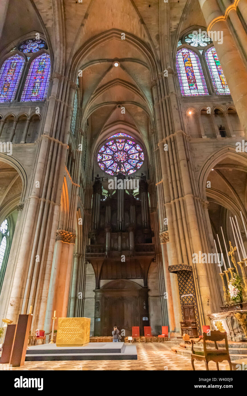 Reims, France, Notre-Dame de Reims Cathedral interior view Stock Photo ...