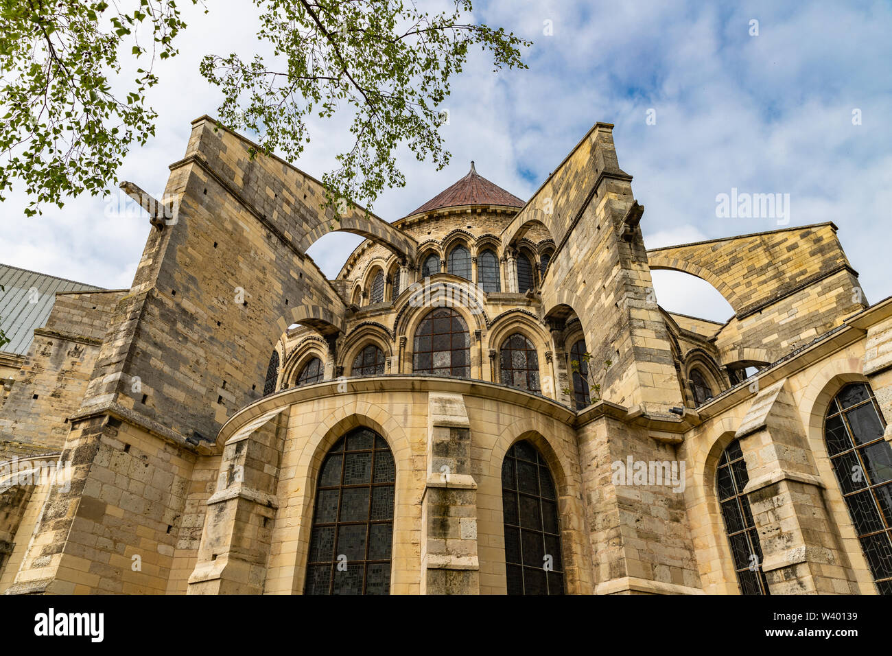 Reims cathedral flying buttresses hi-res stock photography and images ...