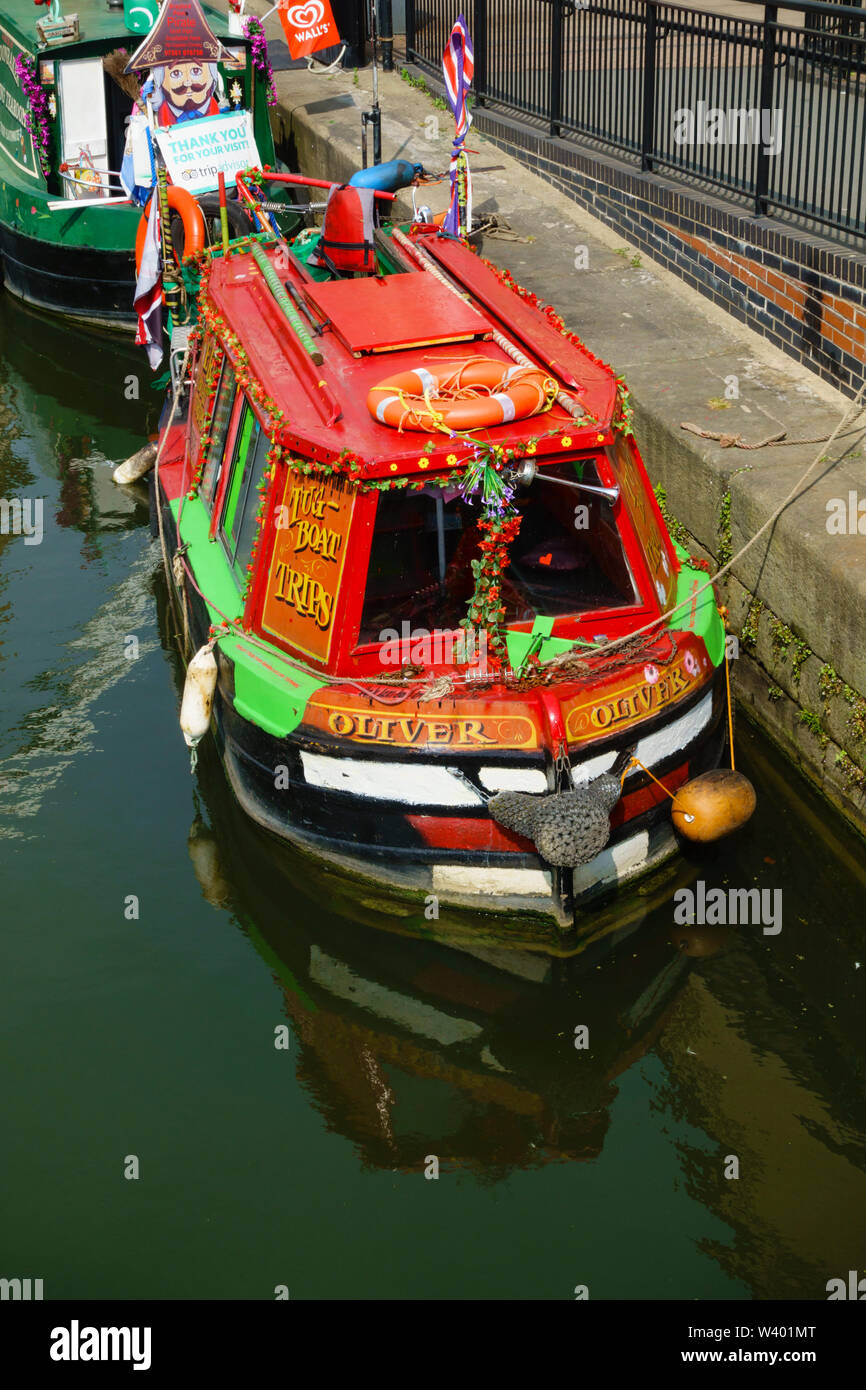 Roman barge hi-res stock photography and images - Alamy