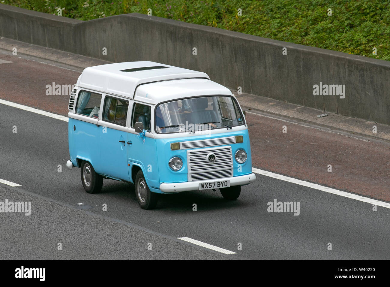 2007, blue white Vw Volkswagen; UK Vehicular traffic, transport, modern ...