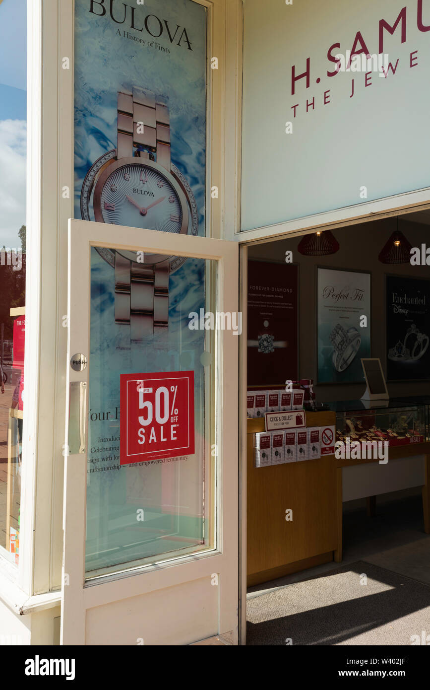 Everyday Life in a City Stock Photo - Alamy