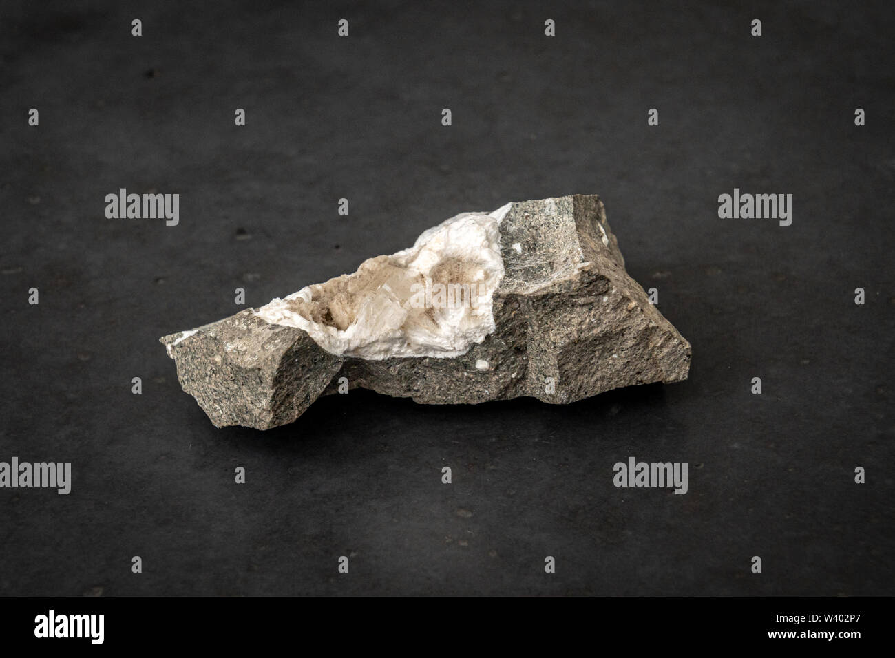 Asbestos found hi-res stock photography and images - Alamy
