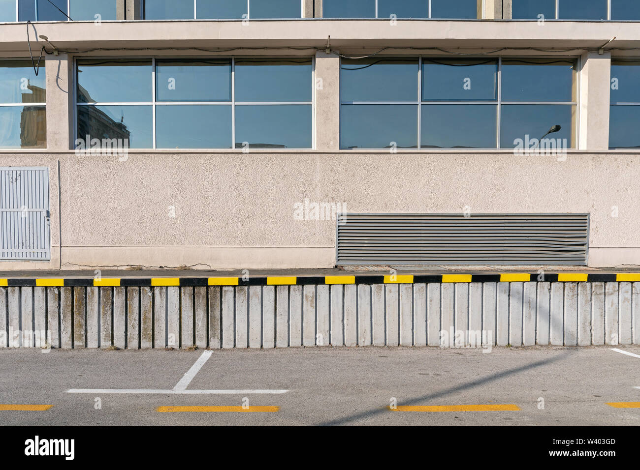 Concrete Loading Dock at Warehouse Building Exterior Stock Photo - Alamy