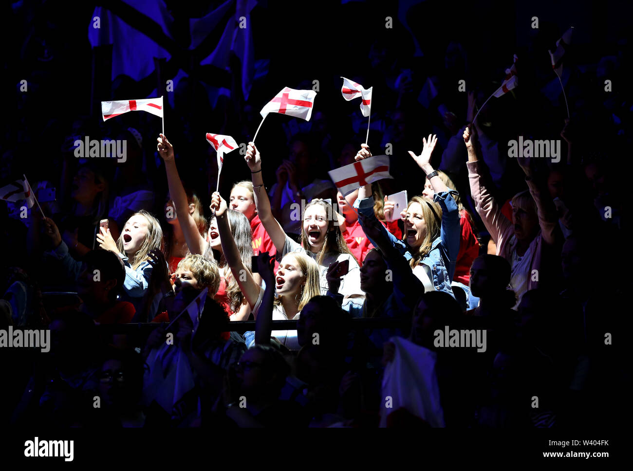 Netball fans in the stands hi-res stock photography and images - Alamy
