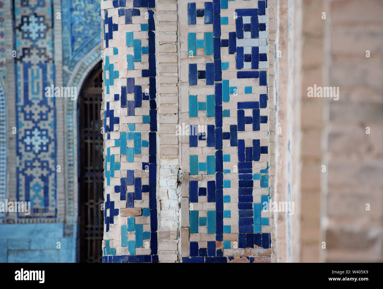 Blue tile work of Samarkand Stock Photo - Alamy