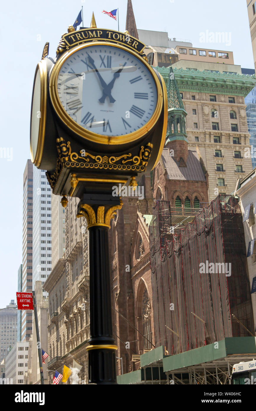 Trump tower clock new york hi-res stock photography and images - Alamy