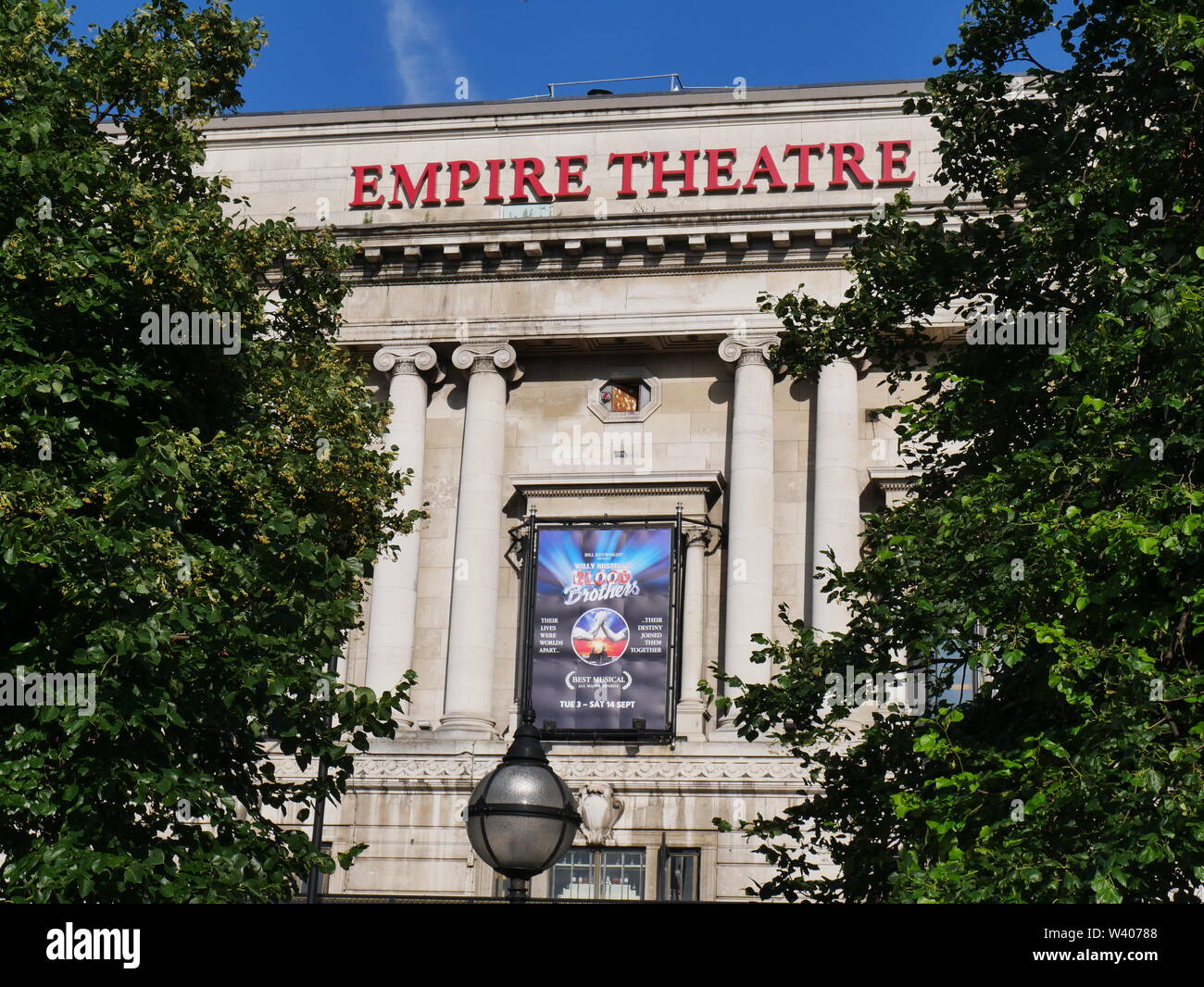 Liverpool empire theatre hi-res stock photography and images - Alamy