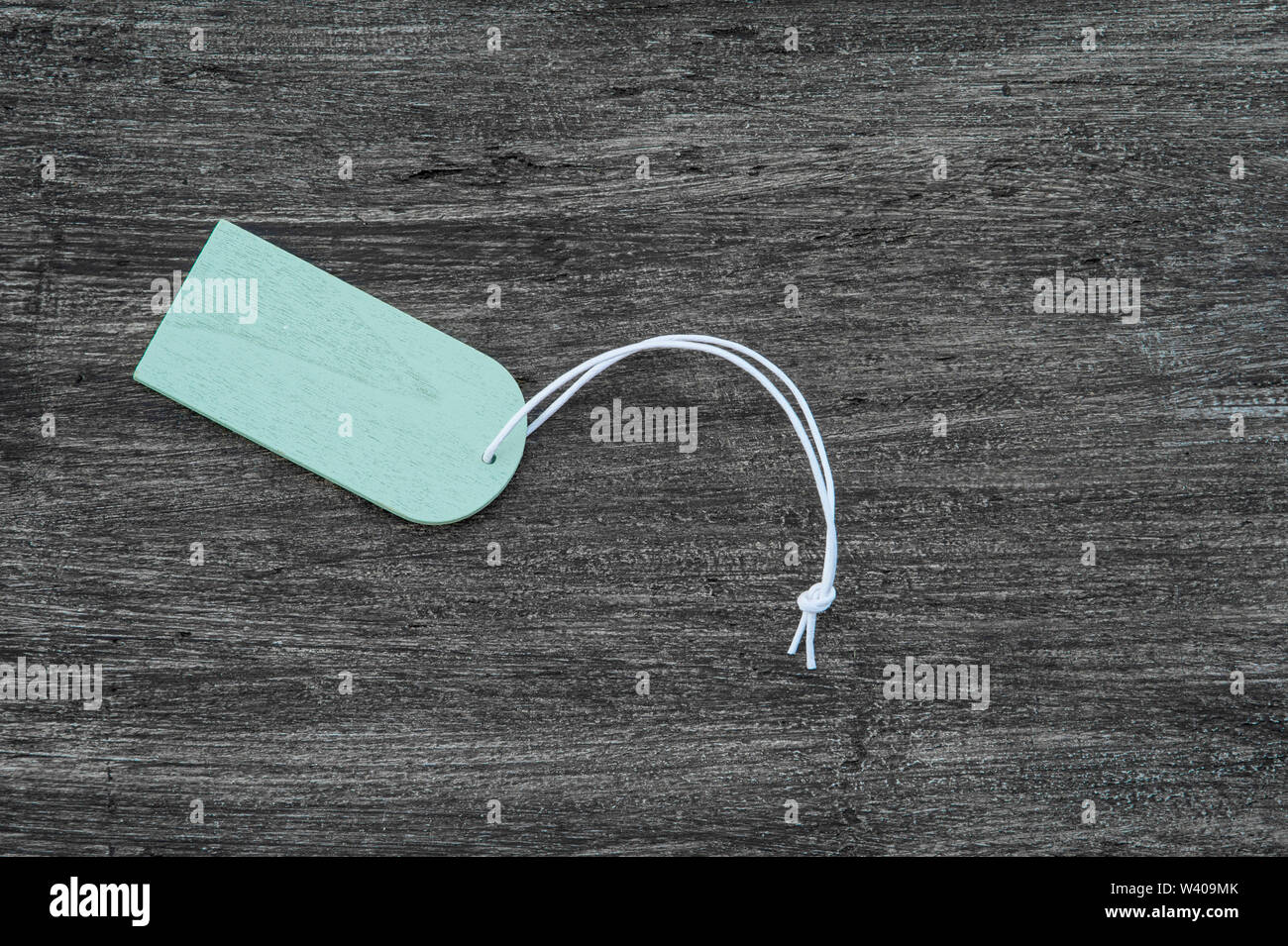 Label with rope hi-res stock photography and images - Alamy