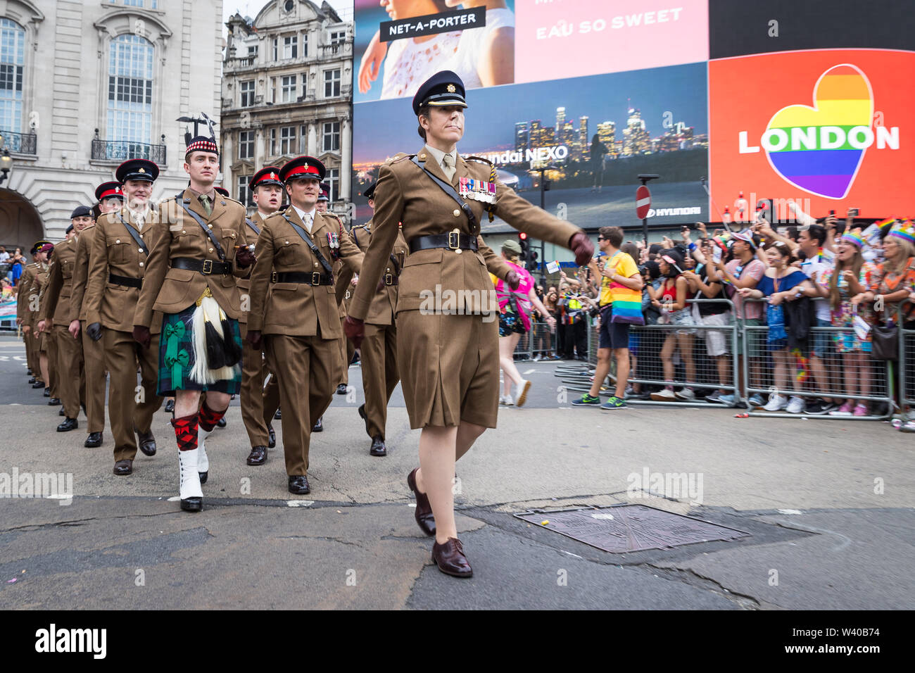 Army pride hi-res stock photography and images - Alamy