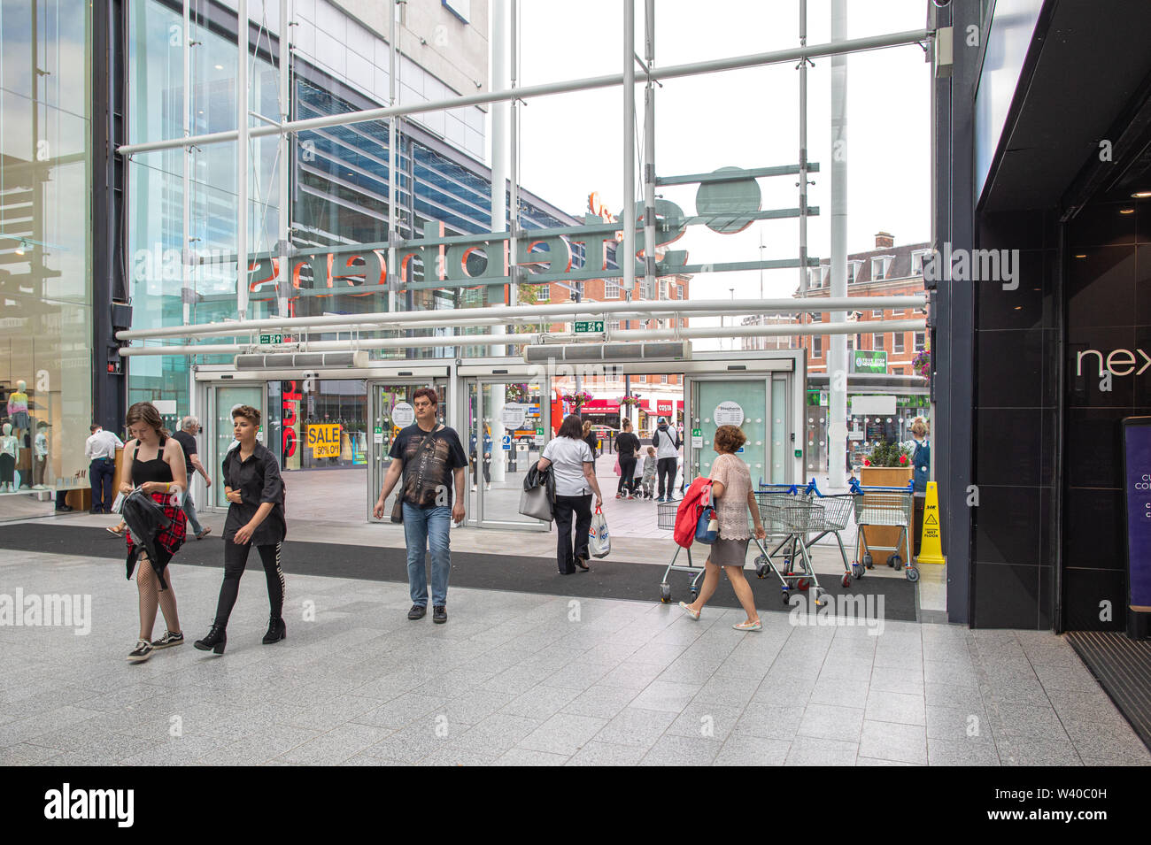 Shopping In Hull City Uk High Resolution Stock Photography and Images ...