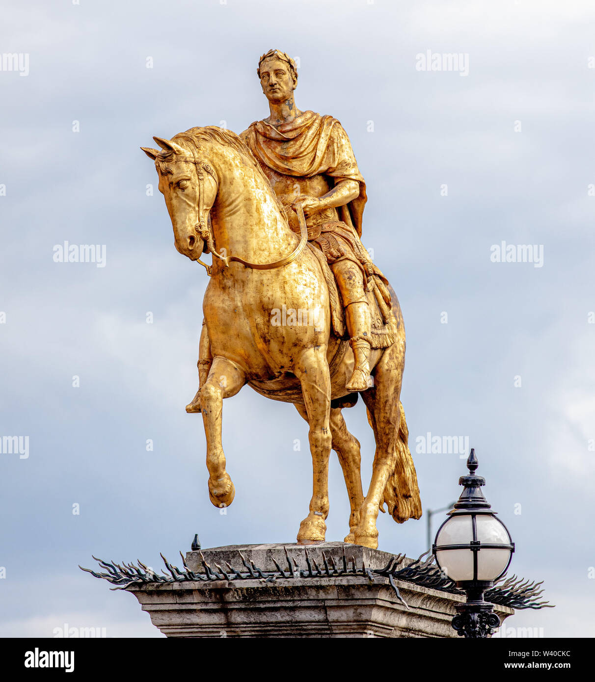 William wilberforce monument hi-res stock photography and images - Alamy