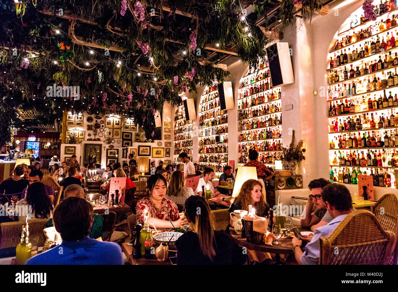 Romantic, rustic interior of Sicilian restaurant Circolo Popolare ...